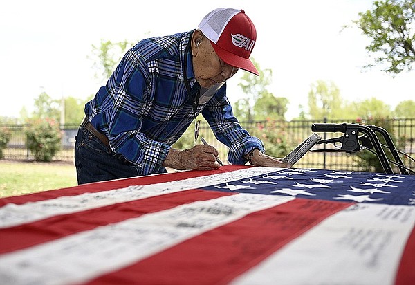 Memories flood back for former residents of Japanese American ...
