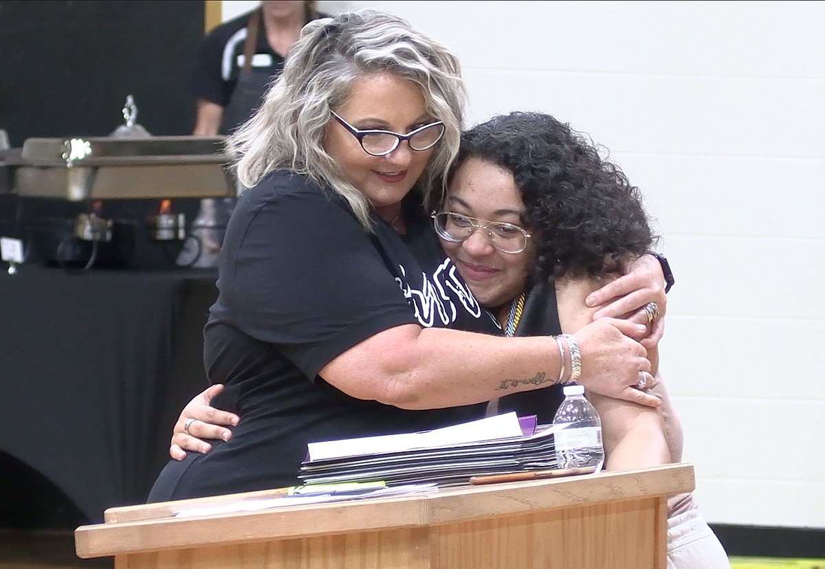 WATCH | Trojan legacy: Memorial scholarships given in Walker’s name ...