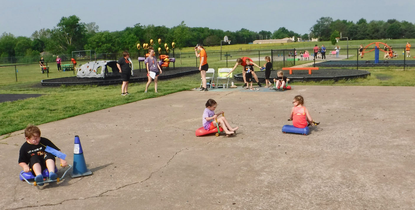 Glenn Duffy Elementary students enjoy Buddy Day | Westside Eagle Observer
