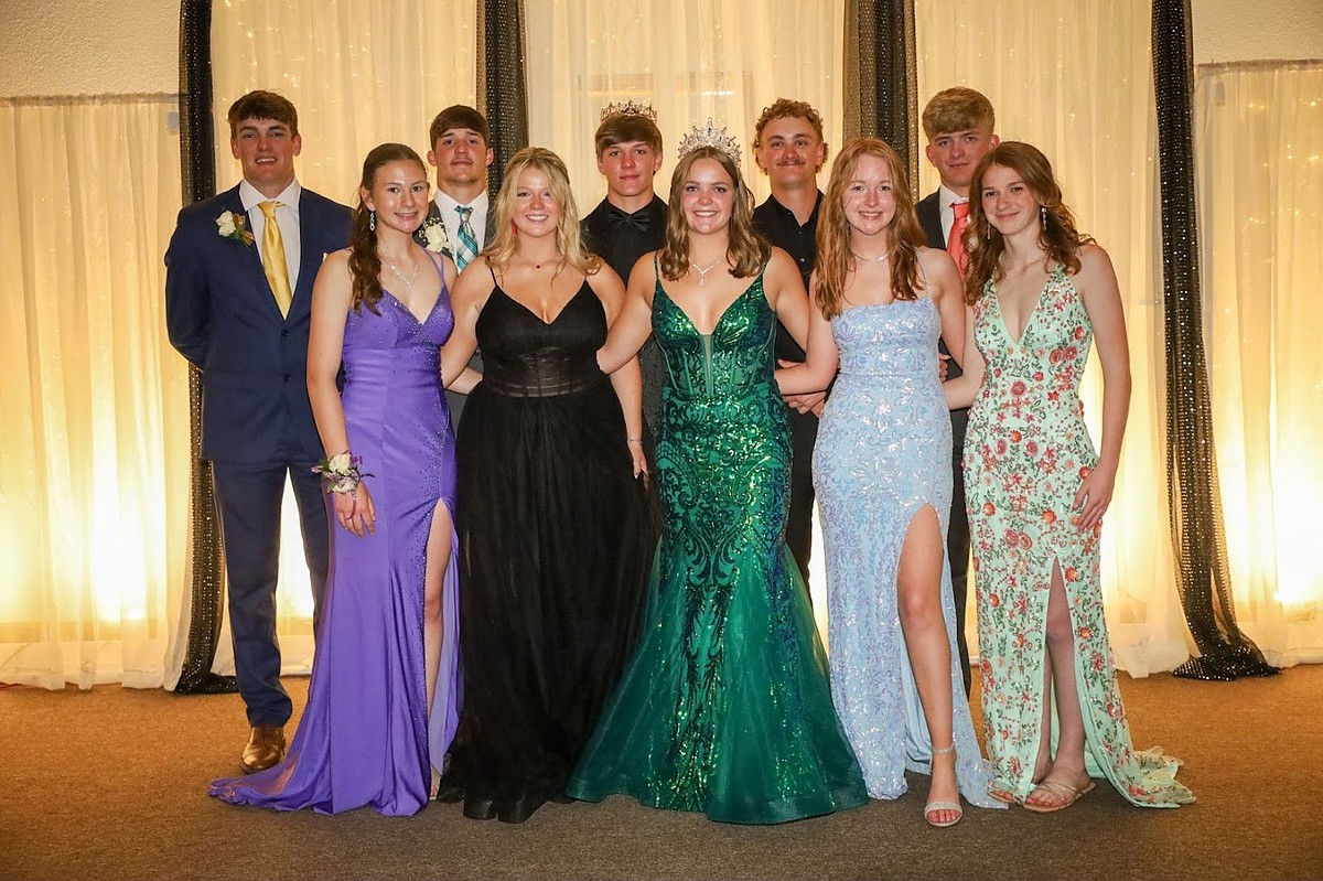 Blair Oaks High School celebrates prom, announces court | Jefferson ...
