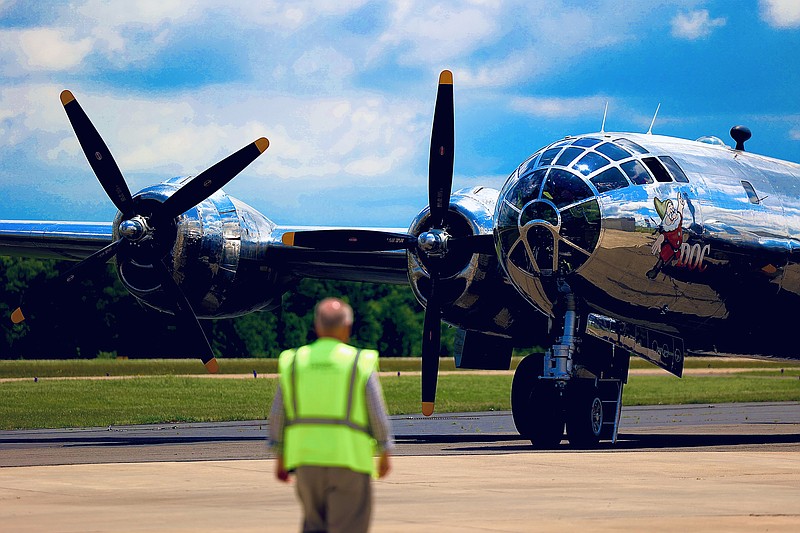 PHOTO | Doc Has Landed | Texarkana Gazette