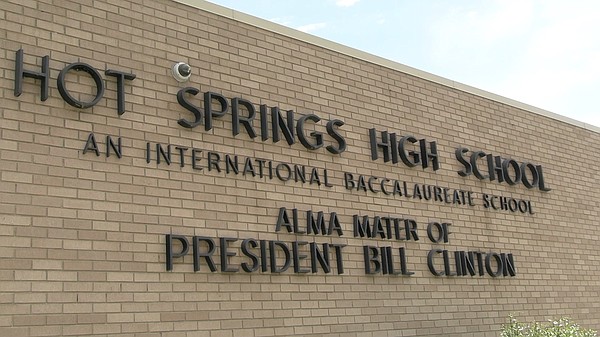 WATCH | Alumni interest prompts final high school tours | Hot Springs ...