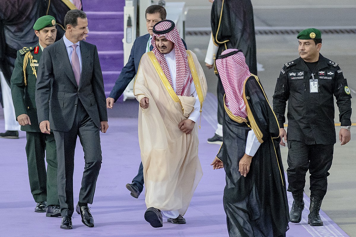 Assad arrives in Saudi Arabia for summit, sealing return to Arab fold ...