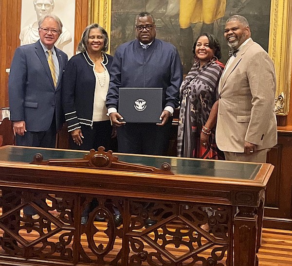 Former Pine Bluff alderman Calvin Booker Sr. wins prestigious award ...