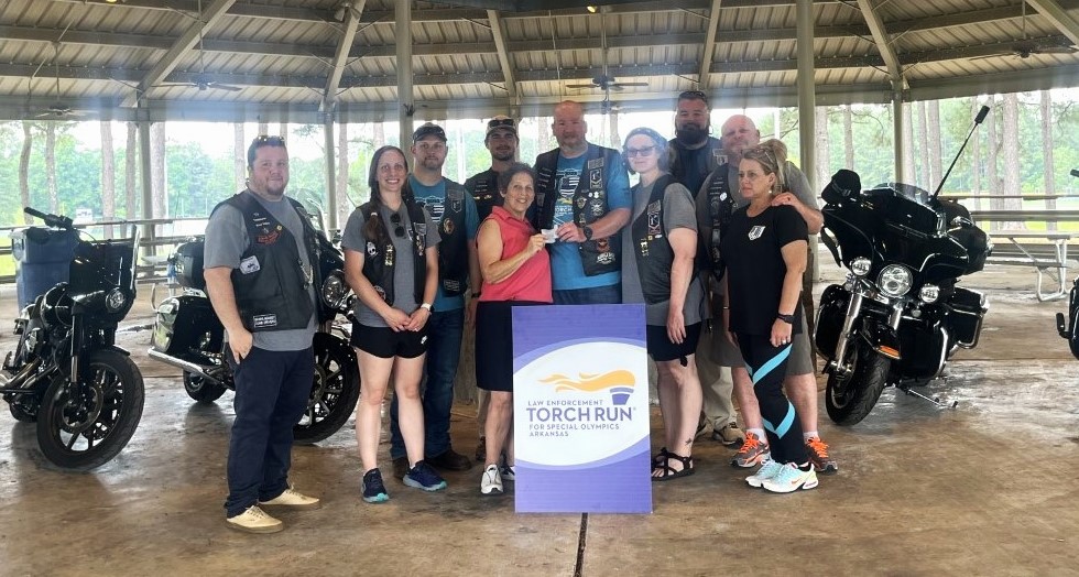 Defenders Motorcycle Club holds fundraiser | El Dorado News