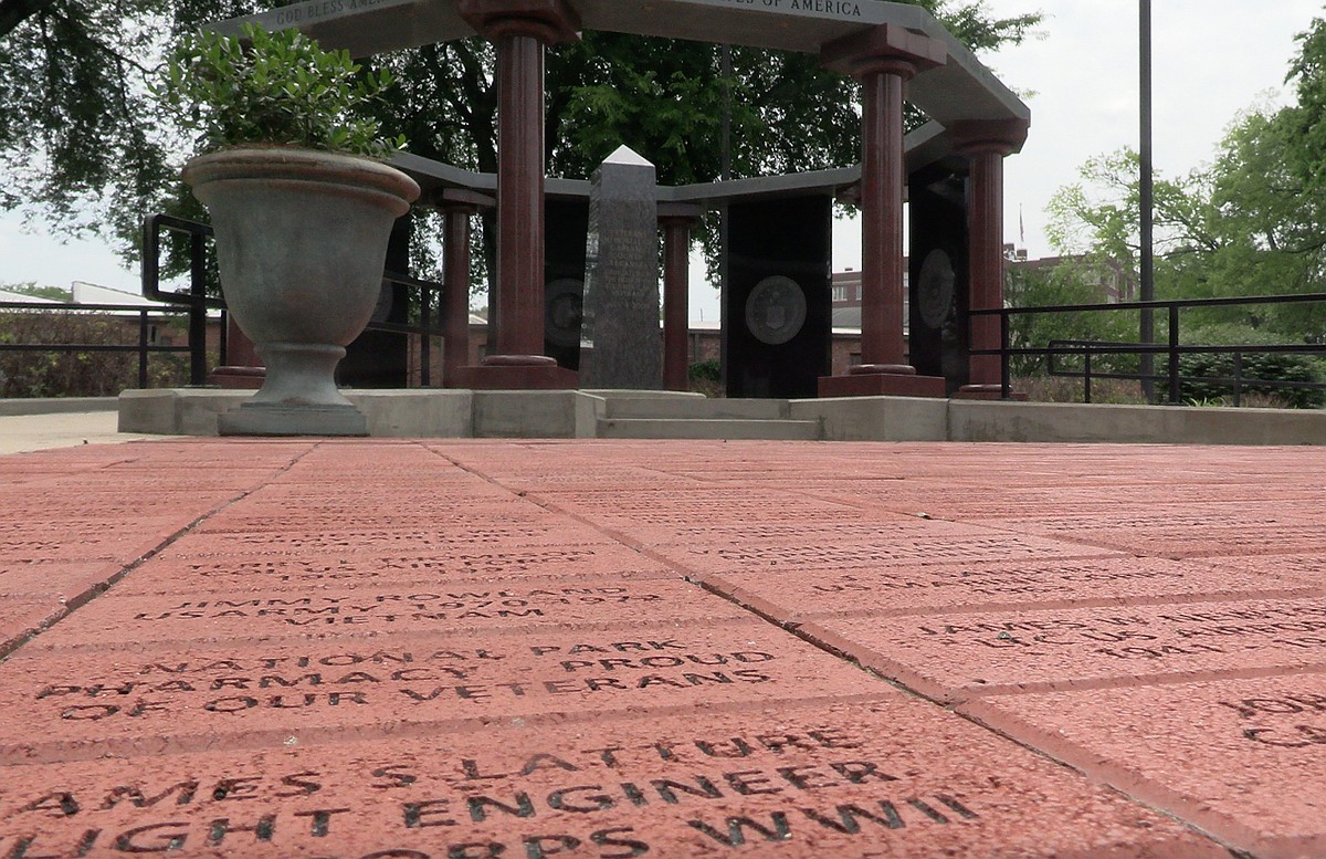 WATCH | Paying tribute: Annual Memorial Day ceremony Monday | Hot ...