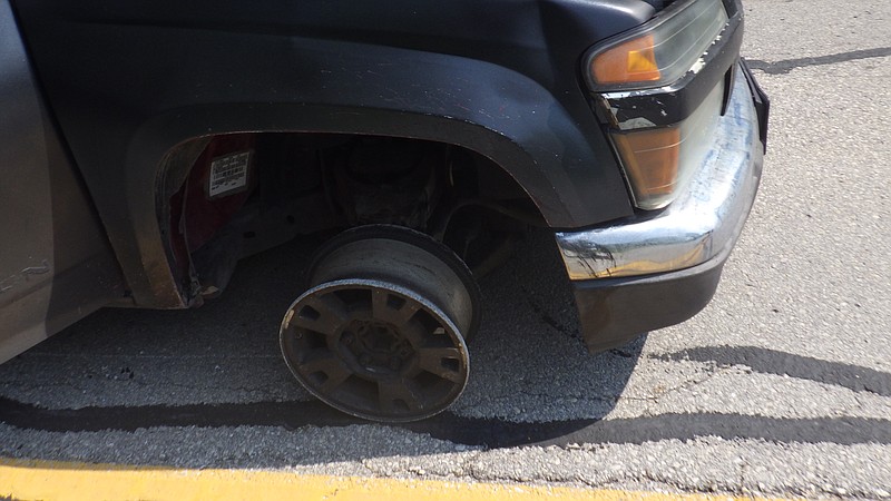 Two suspects arrested after car chase in city, county | Jefferson City ...