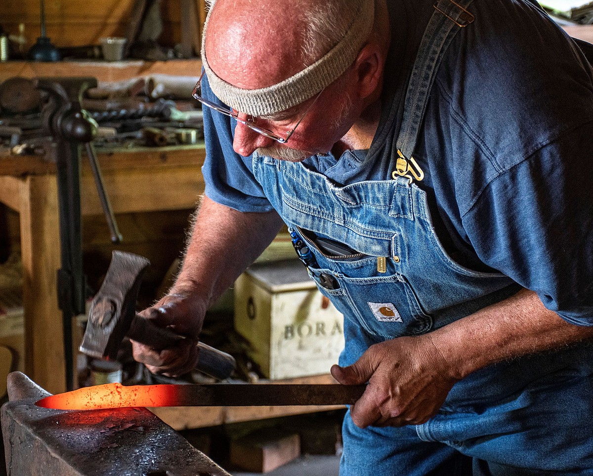Knifesmith Lin Rhea, 2023 Arkansas Living Treasure, enjoys sharing his ...
