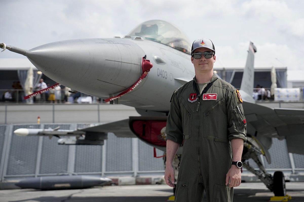Need for speed: F-16 pilot calls the fighter jets sought by Ukraine ‘easy to fly’ | The Arkansas ...