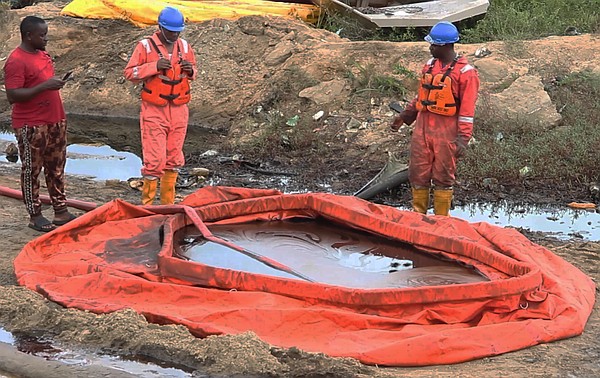 Leaking Shell oil pipeline investigated in Nigeria | The Arkansas ...
