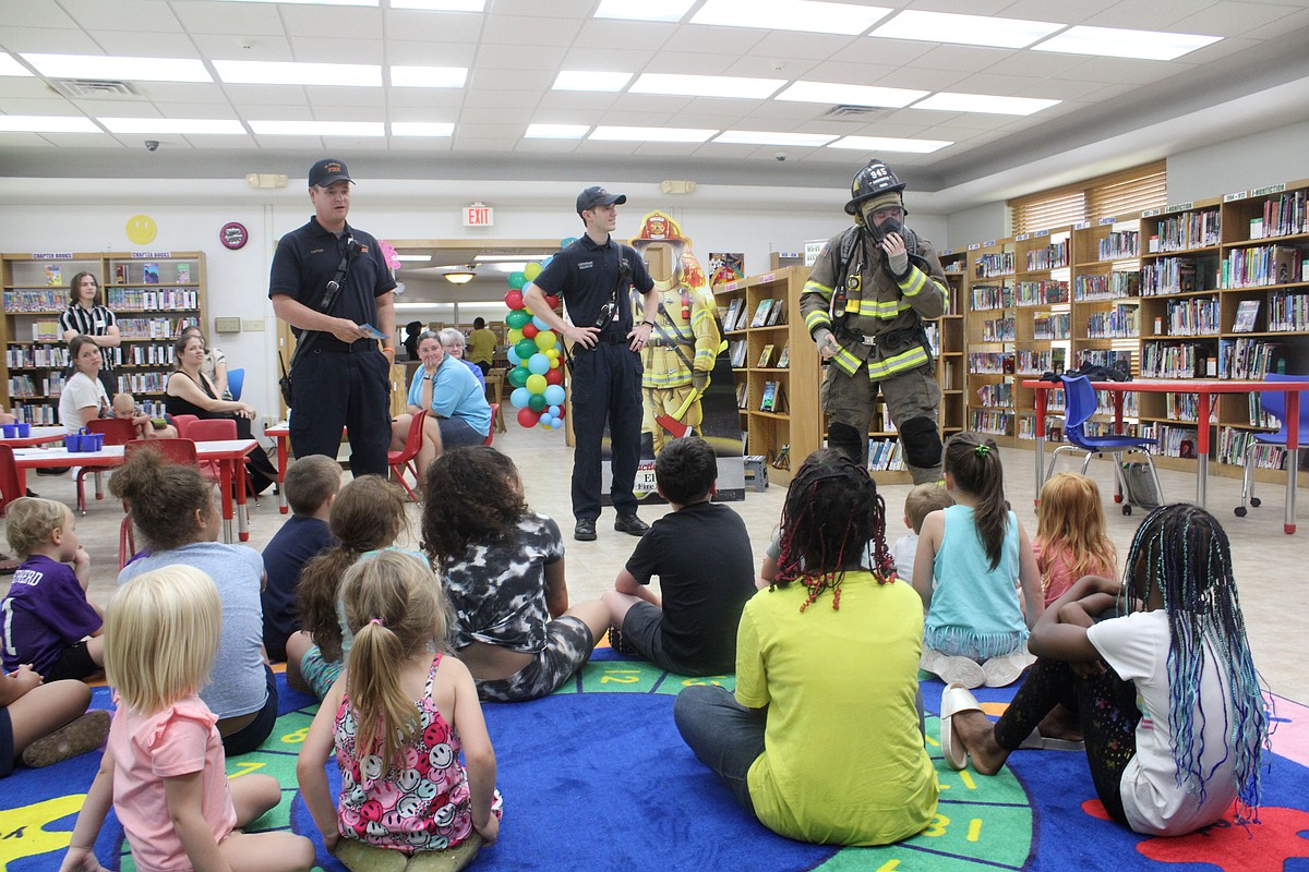 PHOTOS: EFD visits Barton Library | El Dorado News