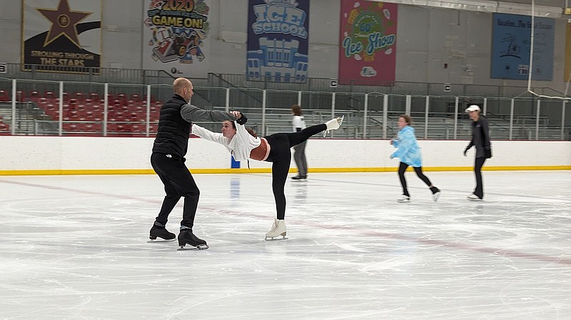 Skaters beat heat with open ice | Jefferson City News Tribune