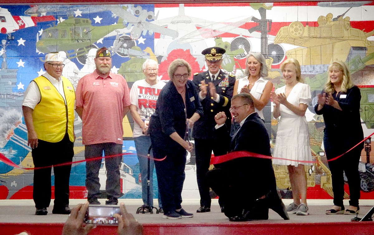 VFW holds ribbon cutting for headquarters rennovation | Siloam Springs ...