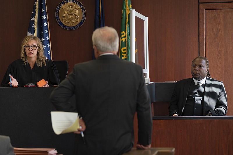 Jury decides 2014 document found in Aretha Franklin's couch is a valid ...