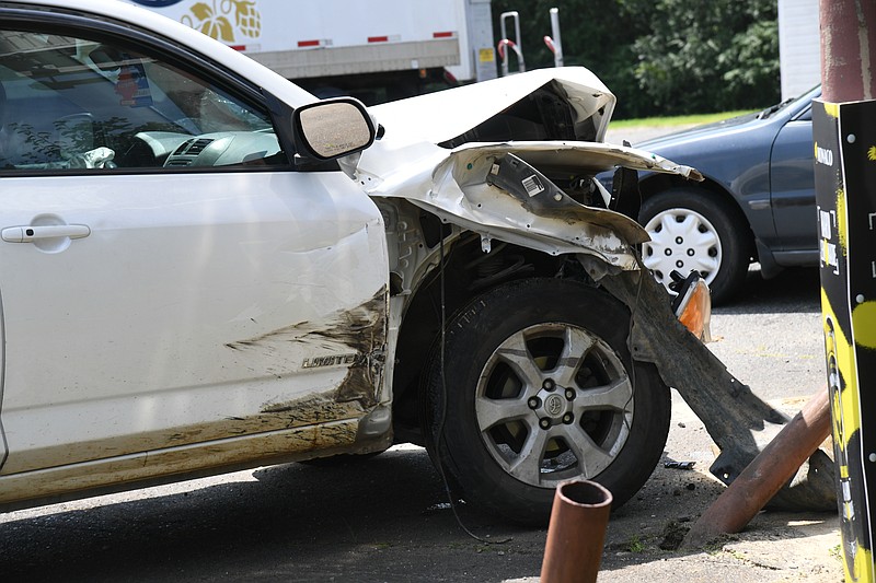 WATCH | Wreck on Highway 270 leads to fight, one injury | Hot Springs ...