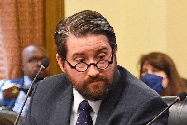 Sanders appoints lobbyist as special Arkansas Supreme Court justice to ...