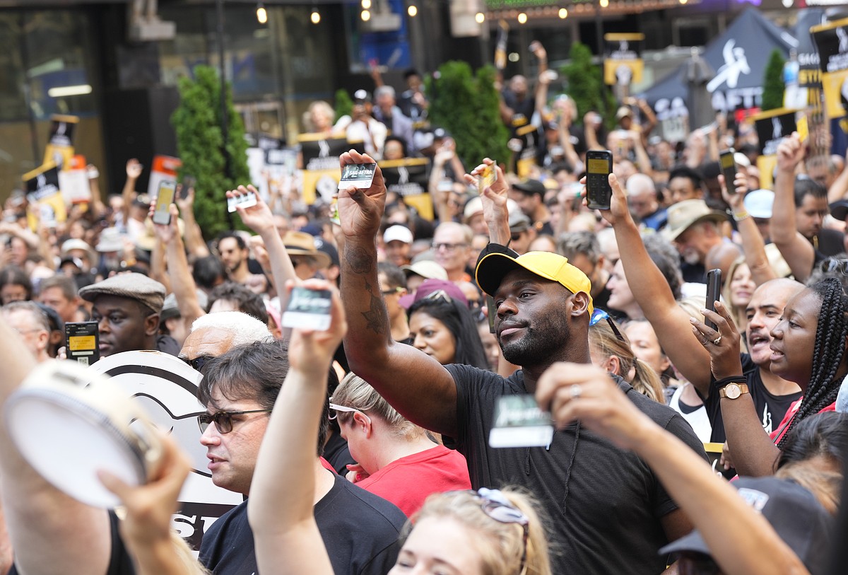 Bryan Cranston, Jessica Chastain join star-studded Times Square rally ...