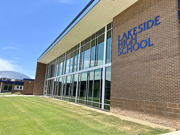 WATCH | LS students glimpse college life with campus tours | Hot ...