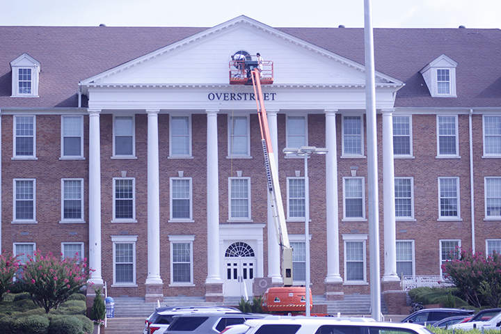 PHOTOS: Touching up a historic building | Magnolia Banner News