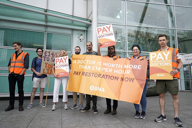 Warm weather helps British economy grow 0.2% in 2Q | The Arkansas ...