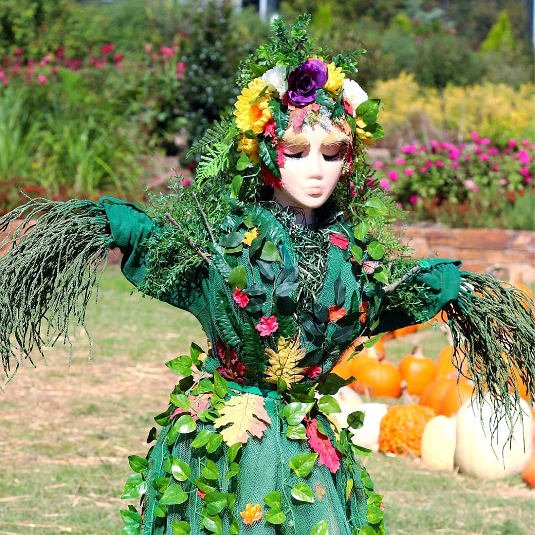 Scarecrow Showdown Heralds Autumn In The Garden | The Arkansas Democrat ...