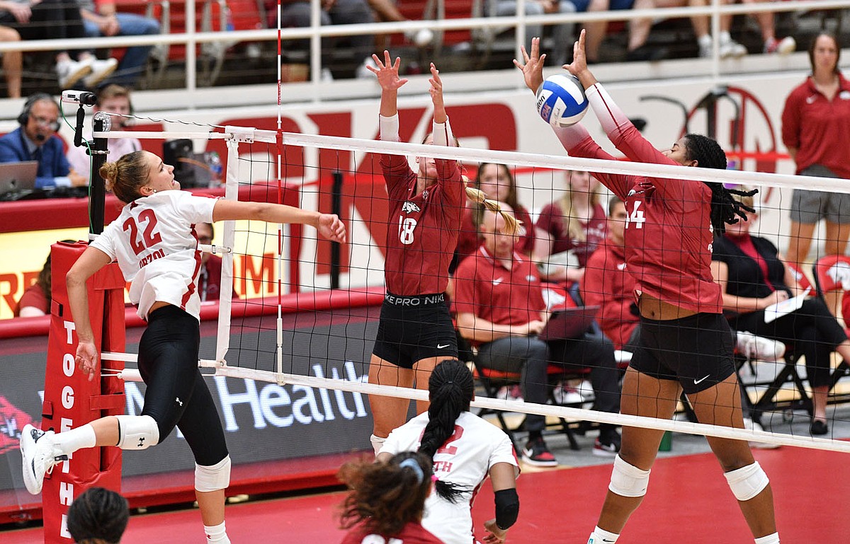 Razorback volleyball sets attendance record of 4,299 | Northwest ...