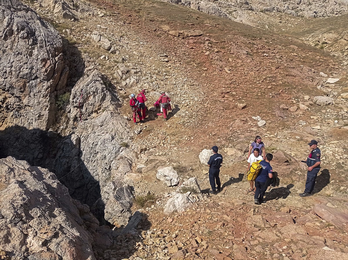 Ailing US explorer trapped 3,000 feet deep in Turkish cave awaits ...