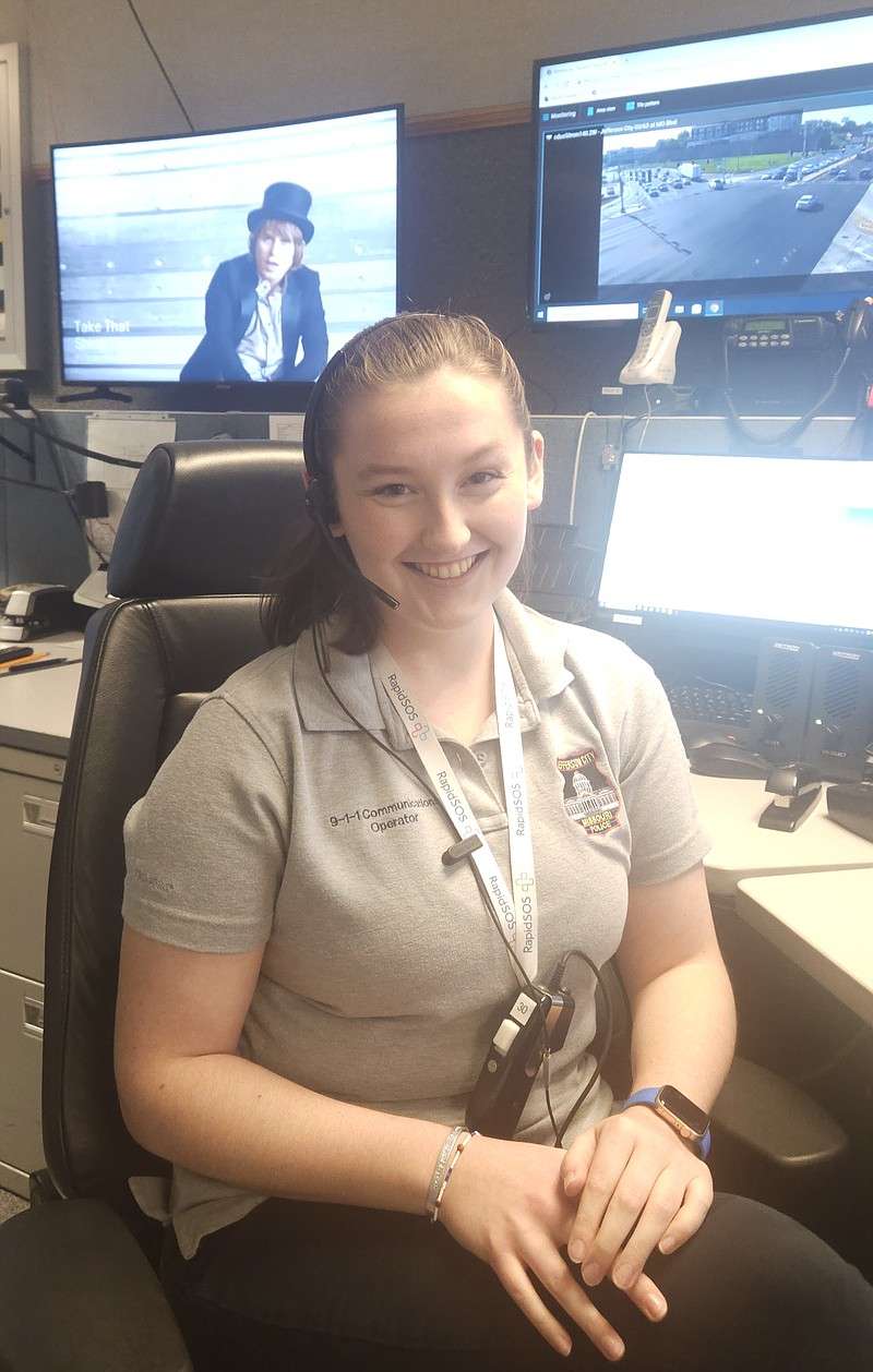 SNAPSHOT: 911 dispatcher’s job requires mastery of multitasking ...