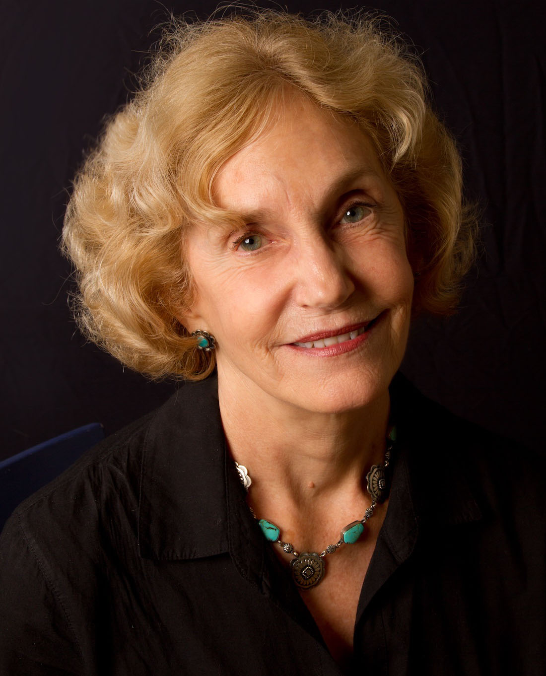 Award-winning author Molly Giles returns to Fayetteville for reading at ...