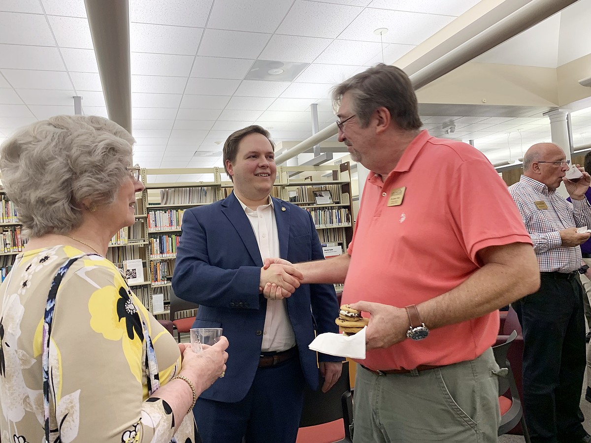 Shackelford ends tenure at college library | El Dorado News