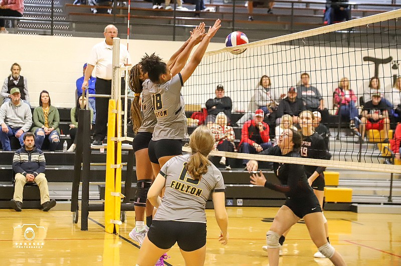 Fulton volleyball finishes 1-1-2 in Versailles Invitational | Fulton Sun