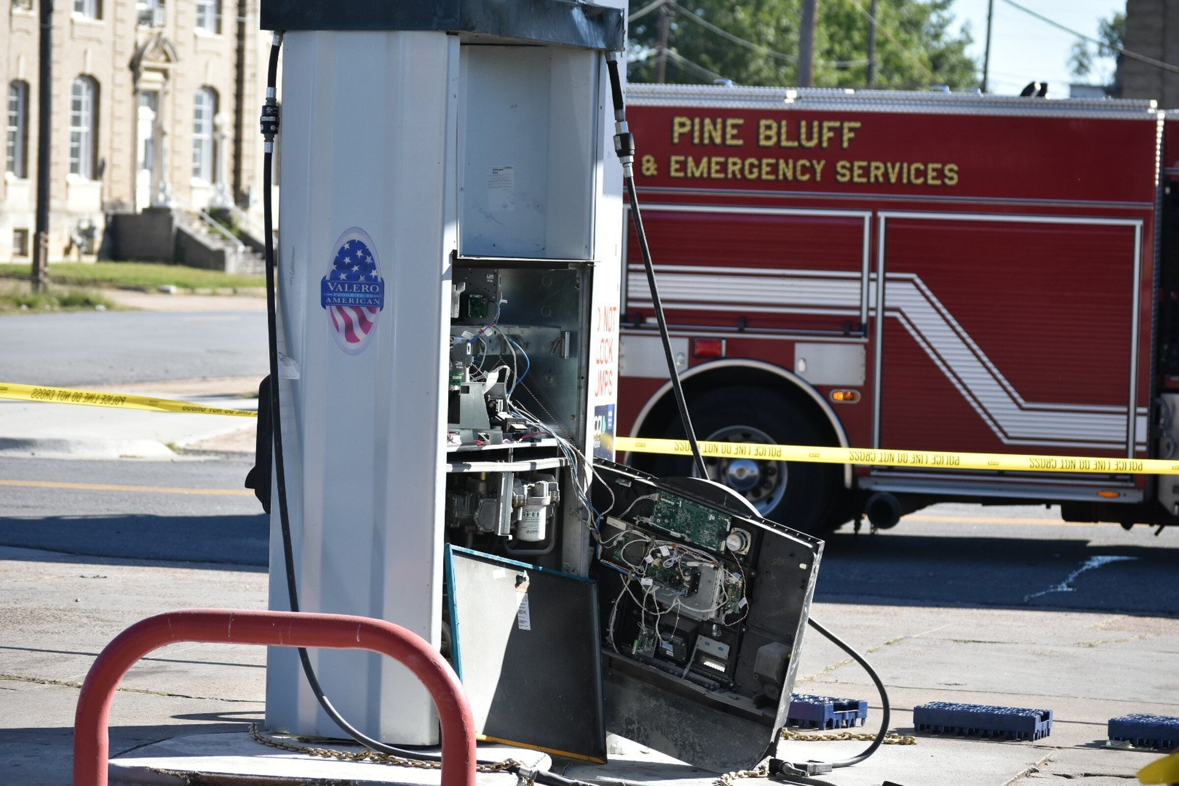 Small fire erupts at Pine Bluff gas station | The Arkansas Democrat ...