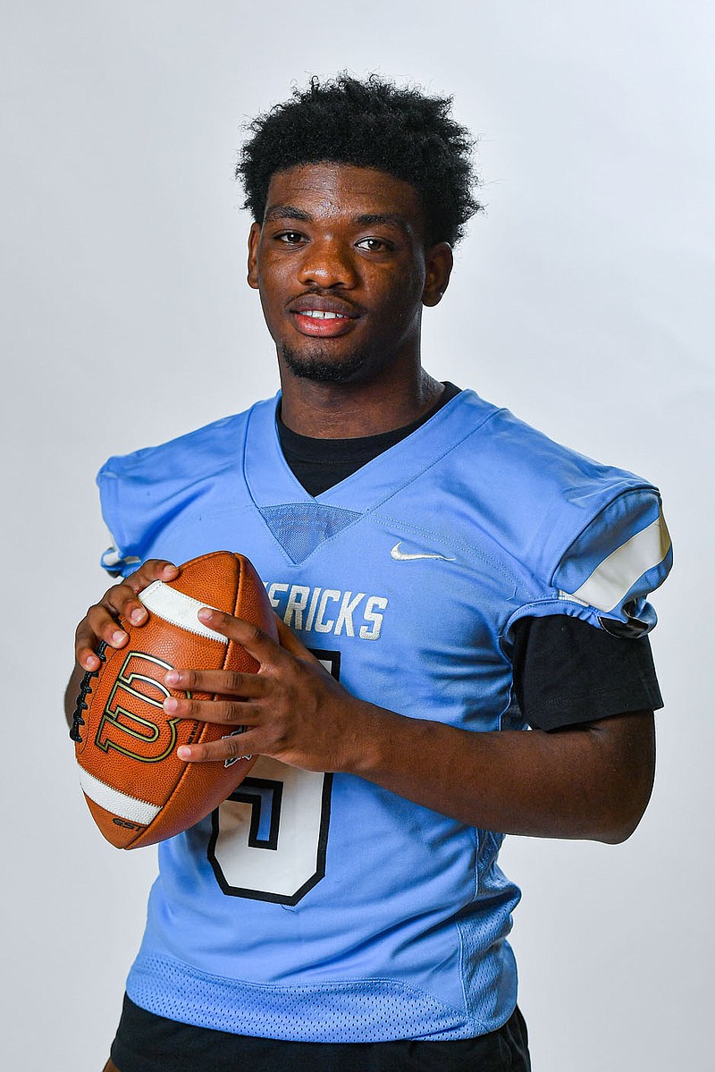 PLAYER OF THE WEEK: Tucker rushes for 302 yards and 3 touchdowns in win ...