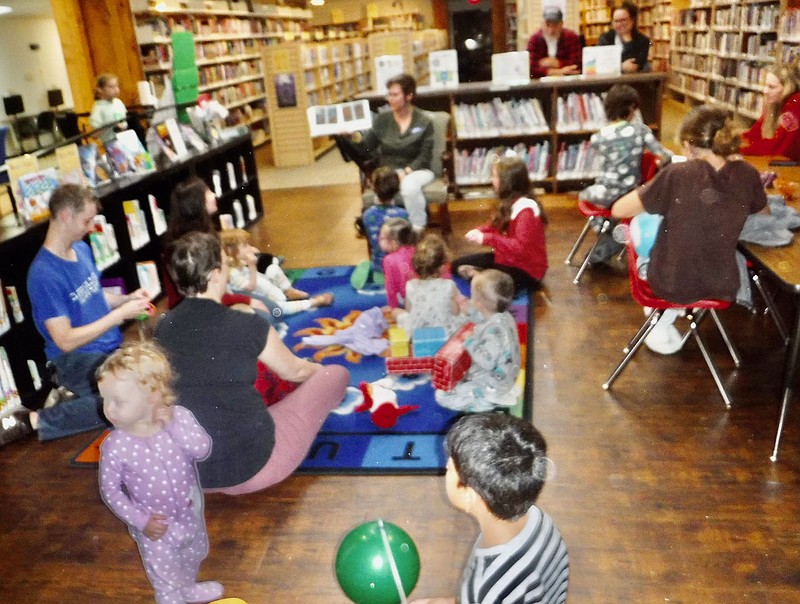 Gravette residents put eyes to the sky during Moon over Main ...