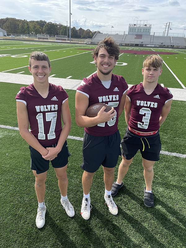 PREP FOOTBALL: Resurgent Wolves on the move at Lincoln | Northwest ...