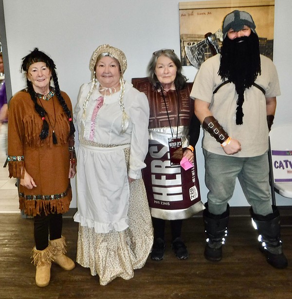 Gravette library .5K fun run draws crowd despite rainy weather ...
