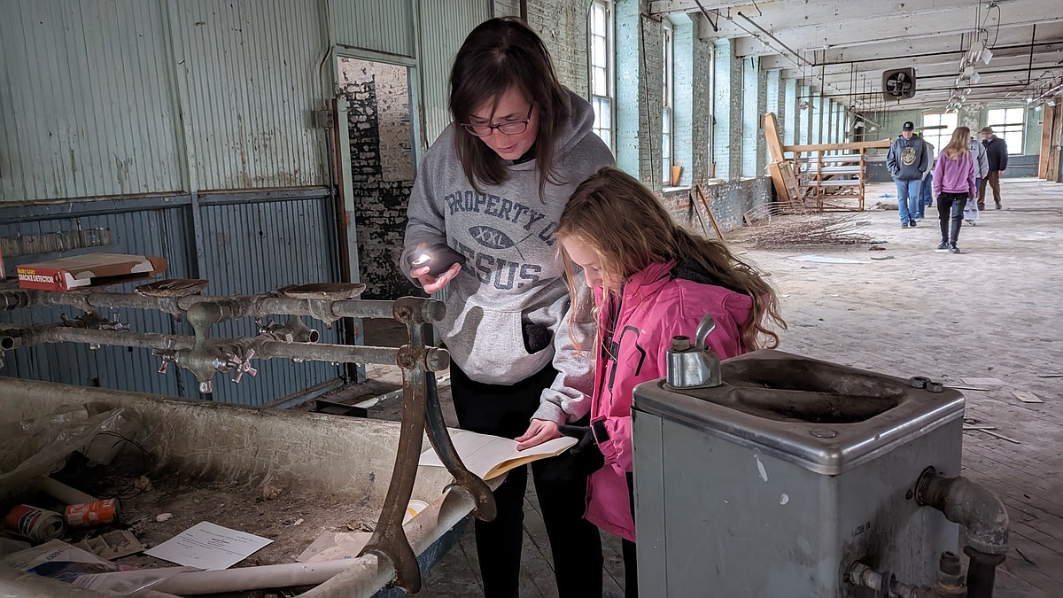 Hundreds satisfy curiosity with pop-up tour of historic shoe factory ...