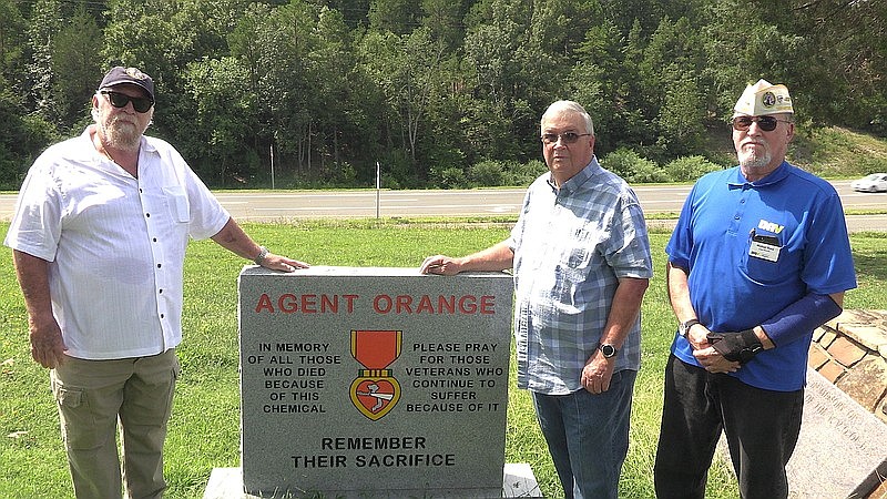 Memorial honors Agent Orange victims | El Dorado News