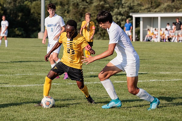 Three Fulton boys soccer players named all-NCMC | Fulton Sun