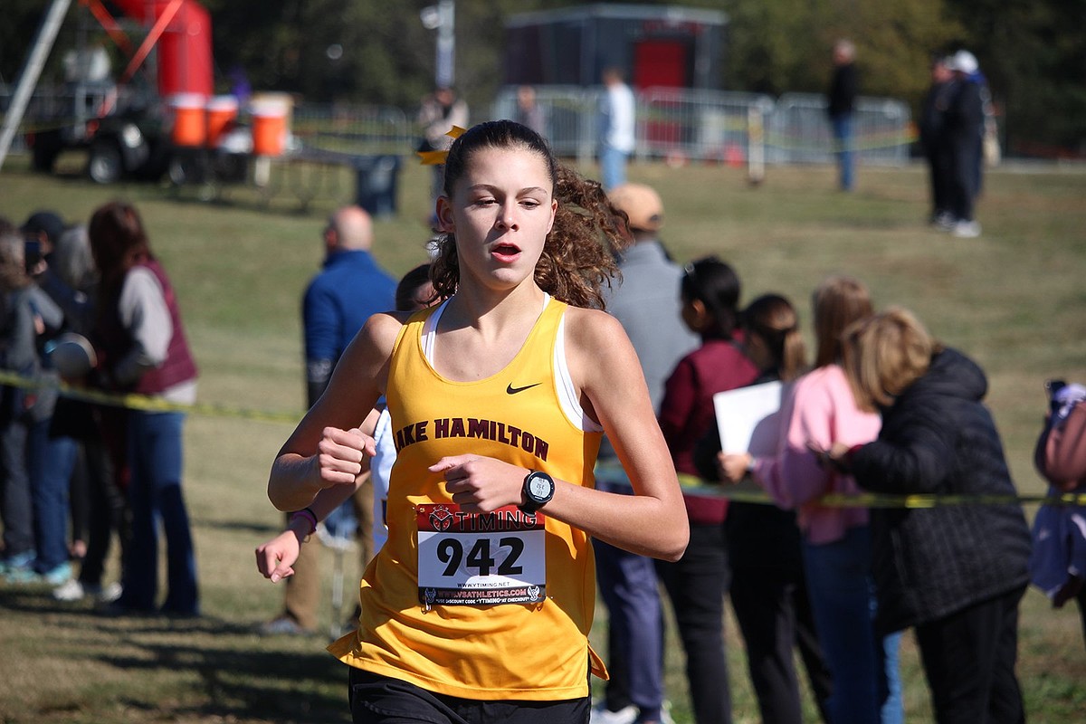 WATCH | Lake Hamilton’s Audrey Herrell fights for top spot in state ...