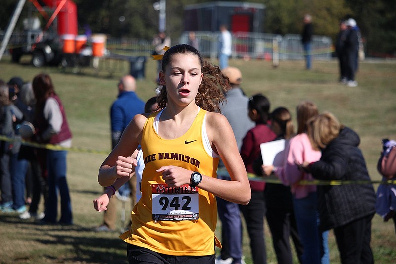 WATCH | Lake Hamilton’s Audrey Herrell fights for top spot in state ...