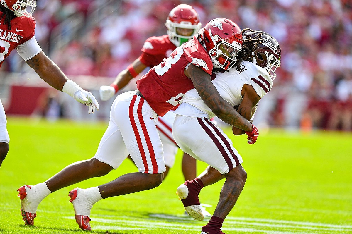 Hogs’ defense flies under radar into The Swamp | Hot Springs Sentinel ...