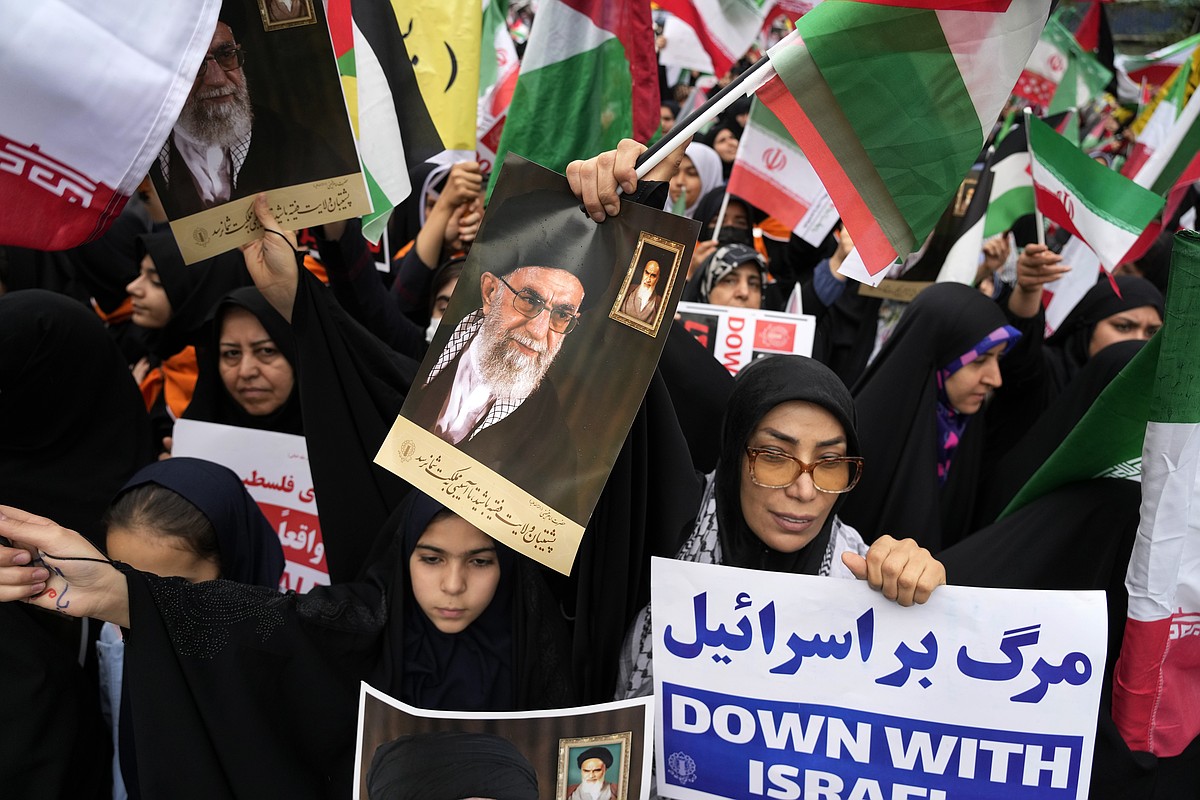 Iranians mark anniversary of 1979 US Embassy takeover, call for cease ...