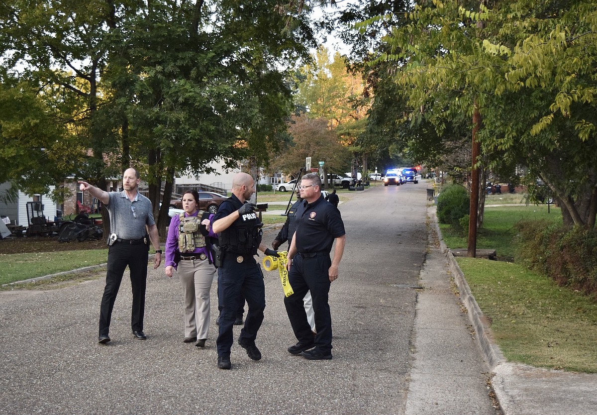 Infant apparently killed by father in Texarkana shooting, police say ...