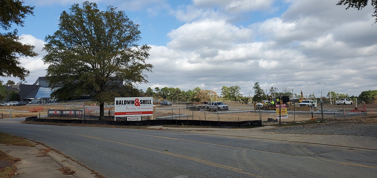 Board votes to merge Little Rock's West High School of Innovation, Hall ...