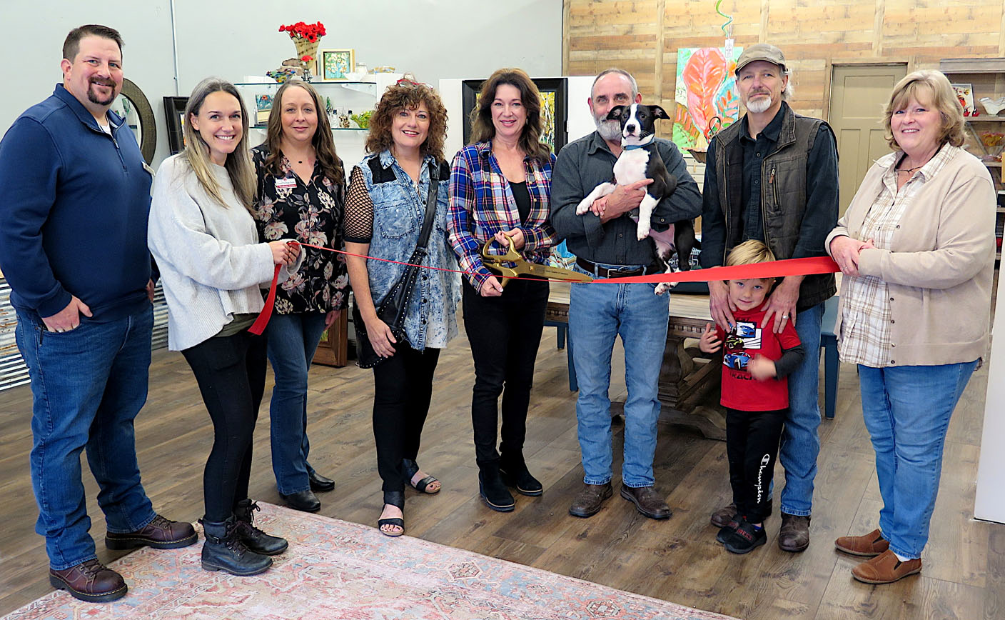Gentry artist opens art studio and gallery on Main Street | Westside ...