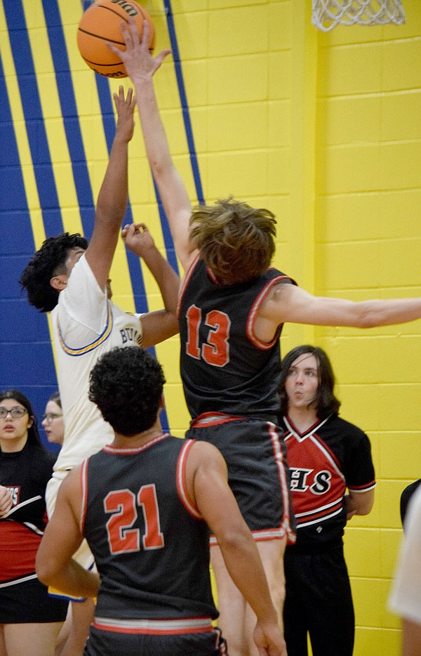 Bulldogs struggle to post wins during Hoopfest | Westside Eagle Observer