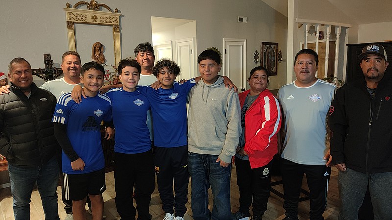 Jóvenes futbolistas de Rogers viajaron a Monterrey para pruebas con ...