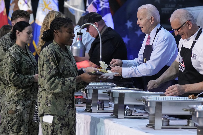 The Bidens start Thanksgiving early by serving dinner and showing ...