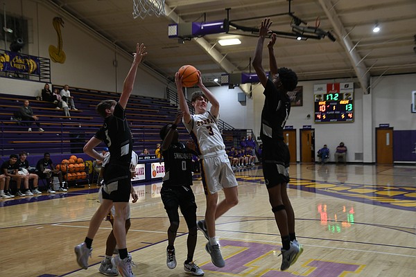 WATCH | Dillon Dettmering leads Fountain Lake to victory over Smackover ...